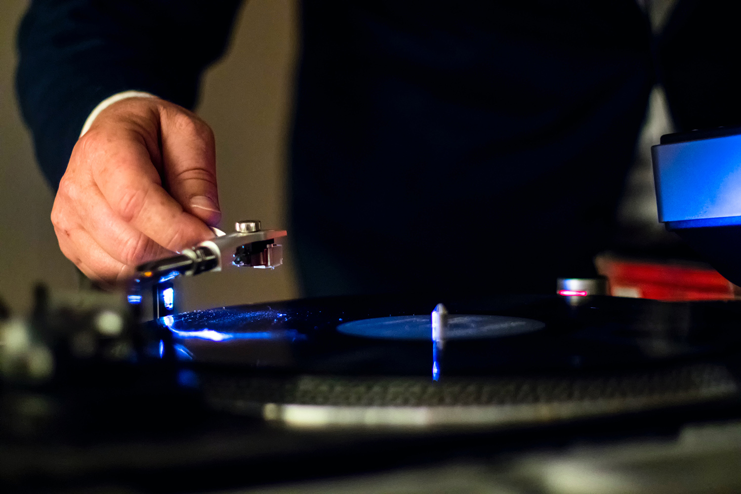 Tocadiscos de vinilos, Cómo funcionan y Cuál comprar? - Black Room